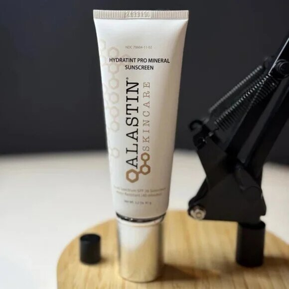 Alastin | Skincare | Alastin Hydratint Pro Mineral Broad Spectrum ...
